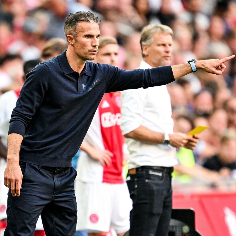 Heerenveen onderuit tegen Ajax bij officiële debuut van trainer Robin ...