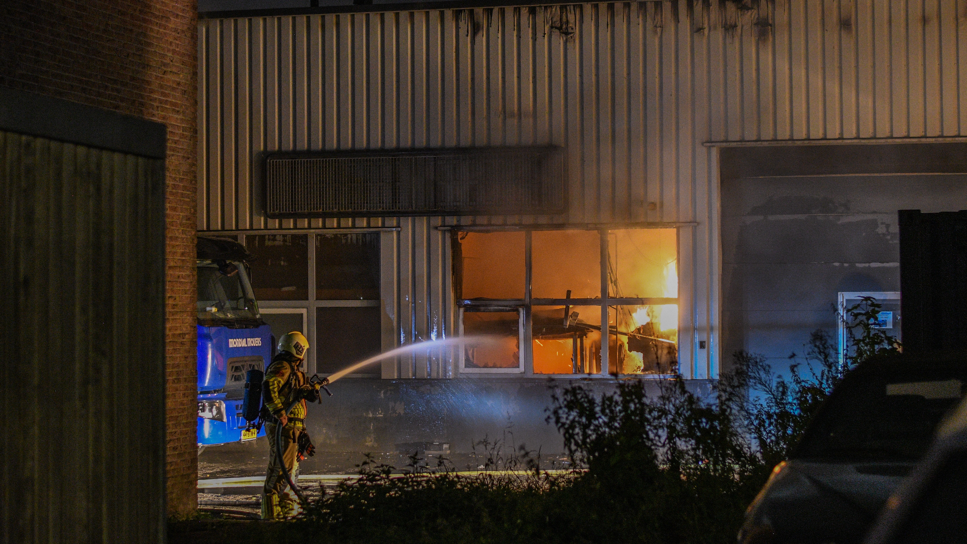 Grote brand op industrieterrein in De Meern, brandweer aan het ...