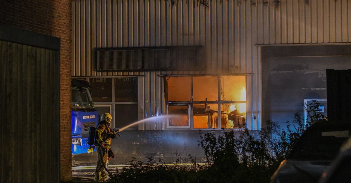 Brand geblust bij verhuisbedrijf in De Meern - RTV Utrecht