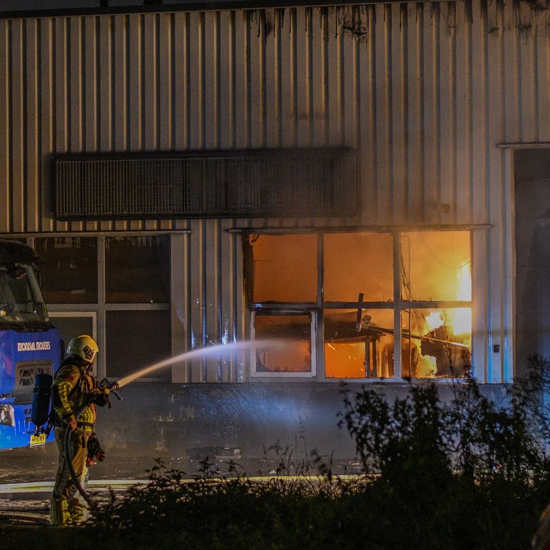 Brand geblust bij verhuisbedrijf in De Meern - RTV Utrecht