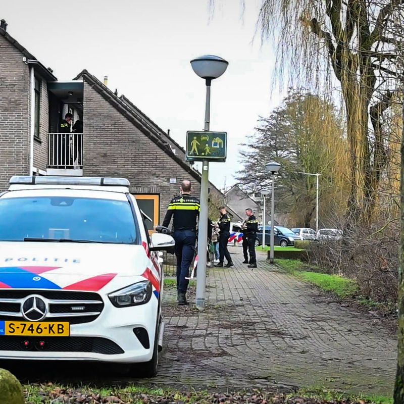 Jongen gewond na val • auto tegen boom - Omroep Gelderland