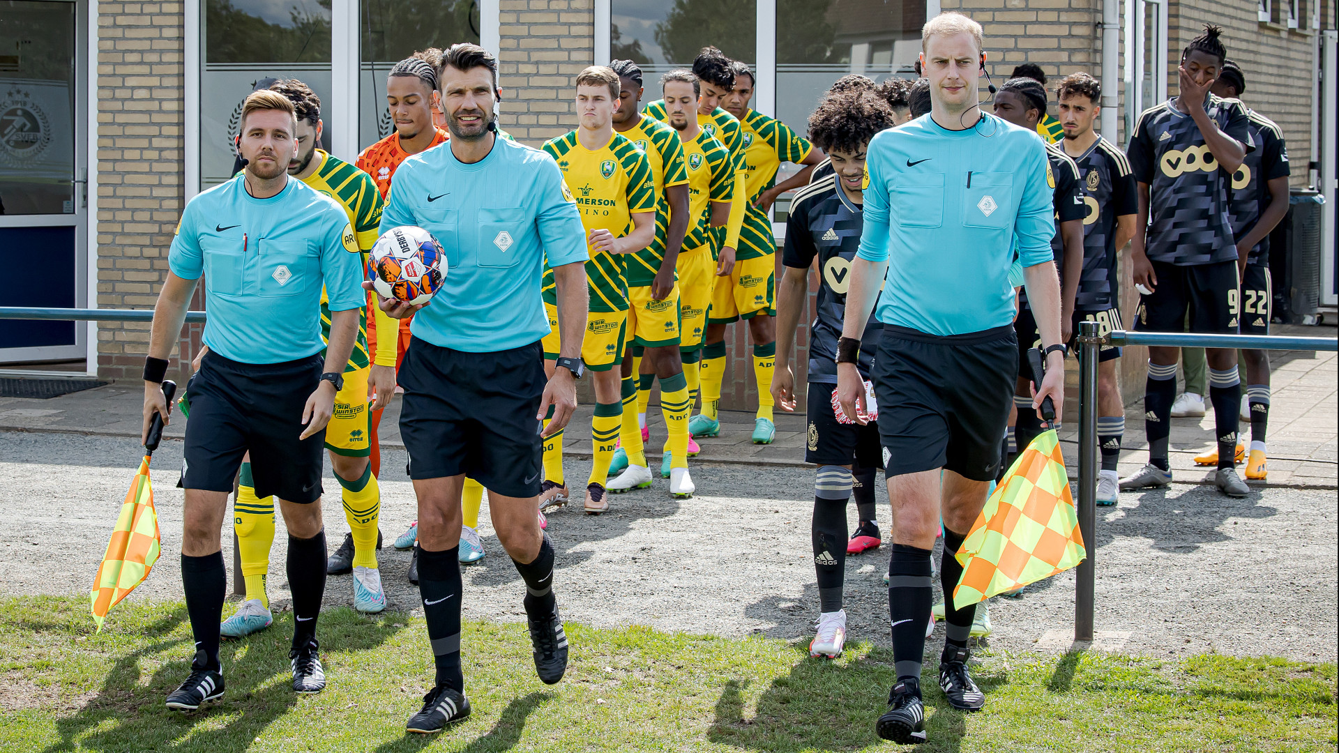 Geert den Ouden, ooit doelpuntenmaker van beroep, nu scheidsrechter ...