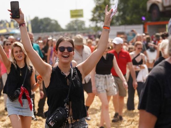 Bekijk de eerste dag van Zwarte Cross • Armin van Buuren sluit af - Omroep Gelderland