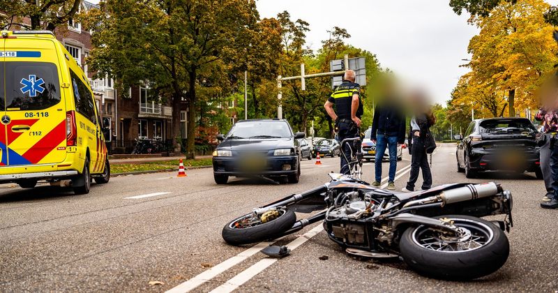 Motorrijder gewond bij botsing - Omroep Gelderland