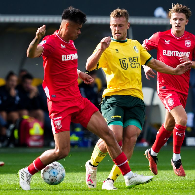 Danny Buijs kritisch op zichzelf na derde verlies op rij - L1 Nieuws