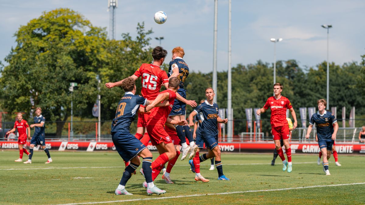 FC Twente in oefenduel te sterk voor GA Eagles, nieuwe blessure Tengstedt - Oost
