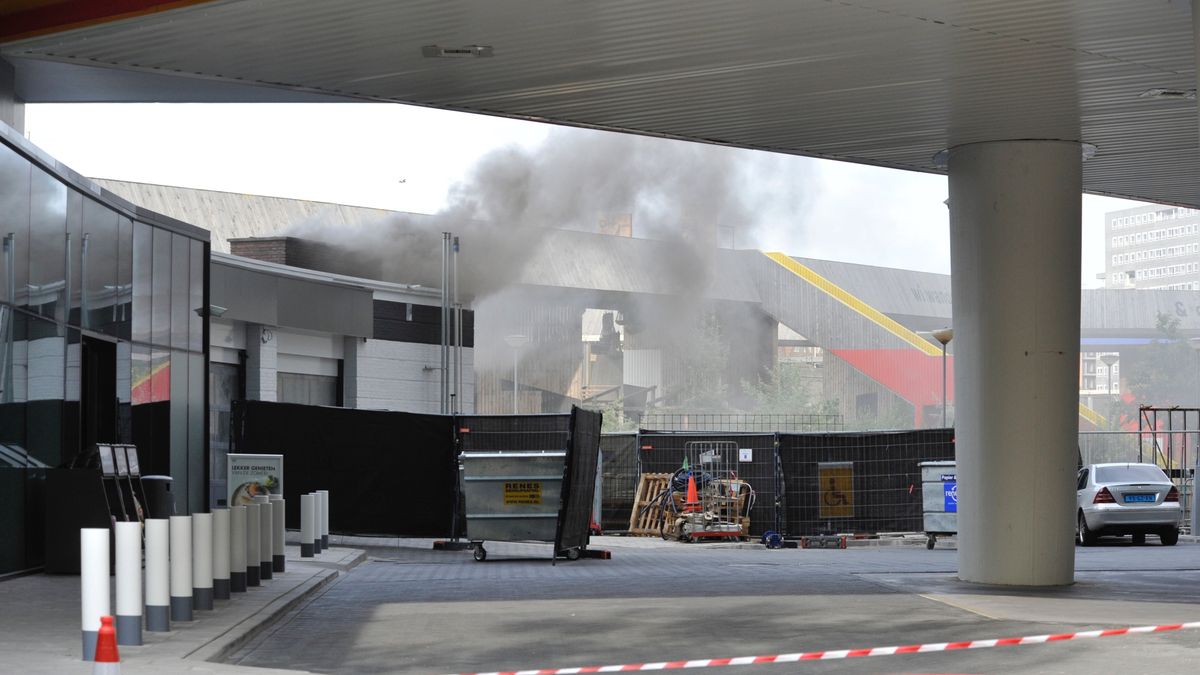 Brand bij Shell-tankstation Hofplein geblust - Rijnmond