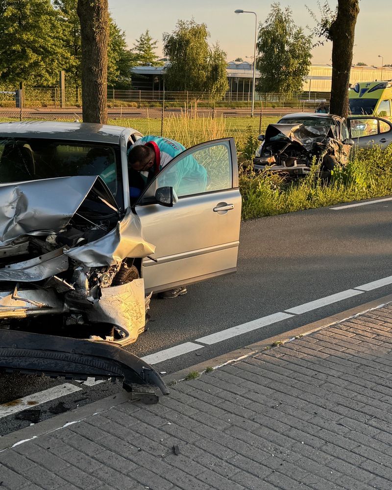 Spookrijder botst frontaal op tegenligger: twee gewonden - L1 Nieuws