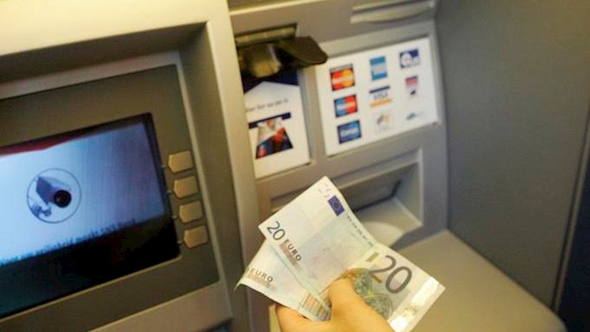 Geldautomaat opgeblazen - Oost