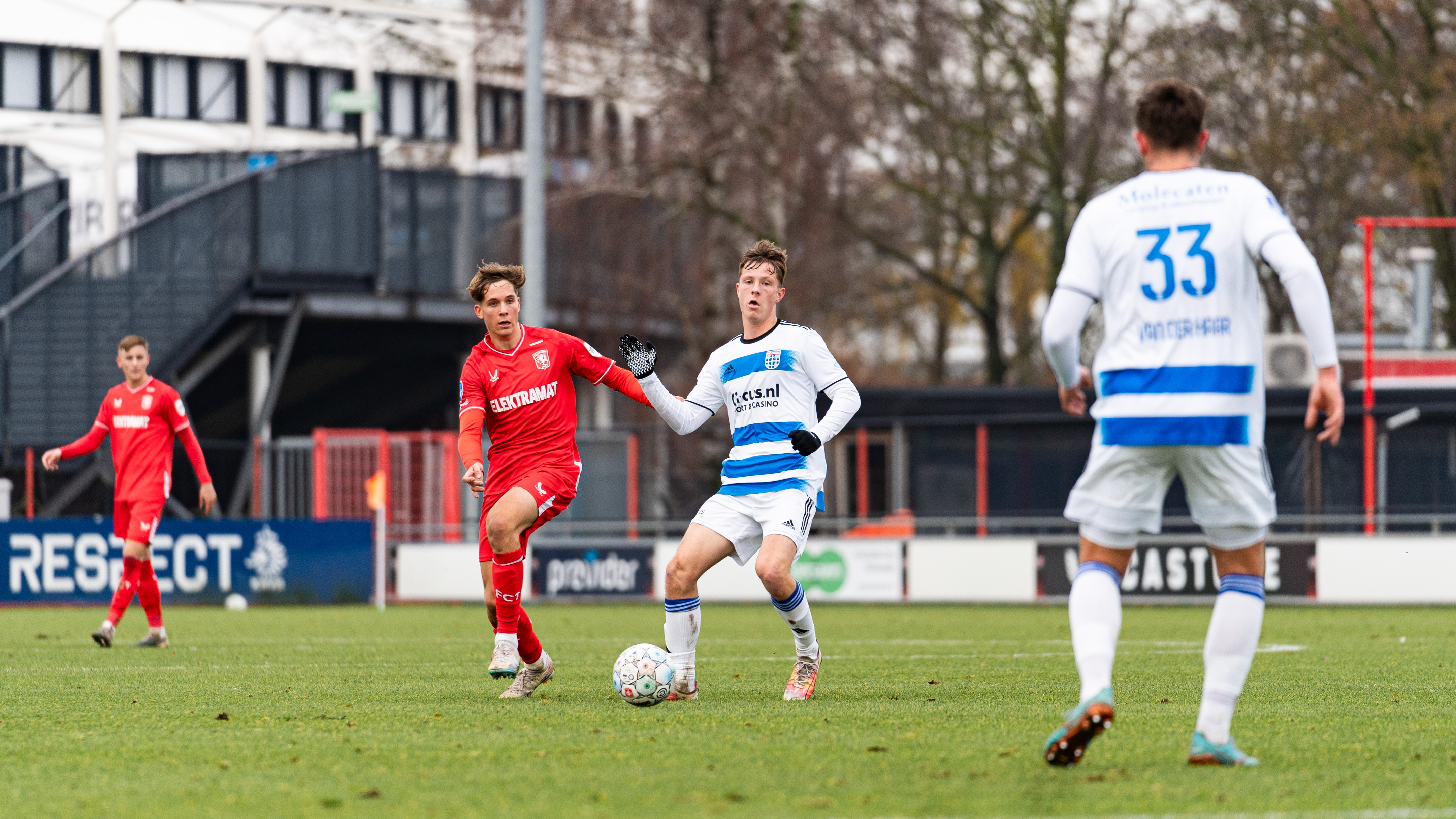 VIDEO | FC Twente in besloten oefenduel ruim langs PEC Zwolle - Oost