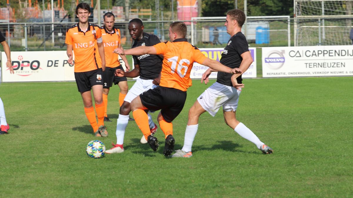Terneuzense Boys met gelijkspel naar knock-out fase districtsbeker - Omroep Zeeland