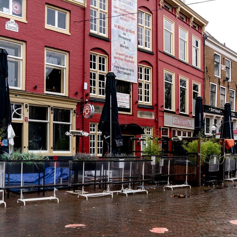 Zin om naar de kroeg te gaan? Deze vijf cafés in Utrecht mogen over ...