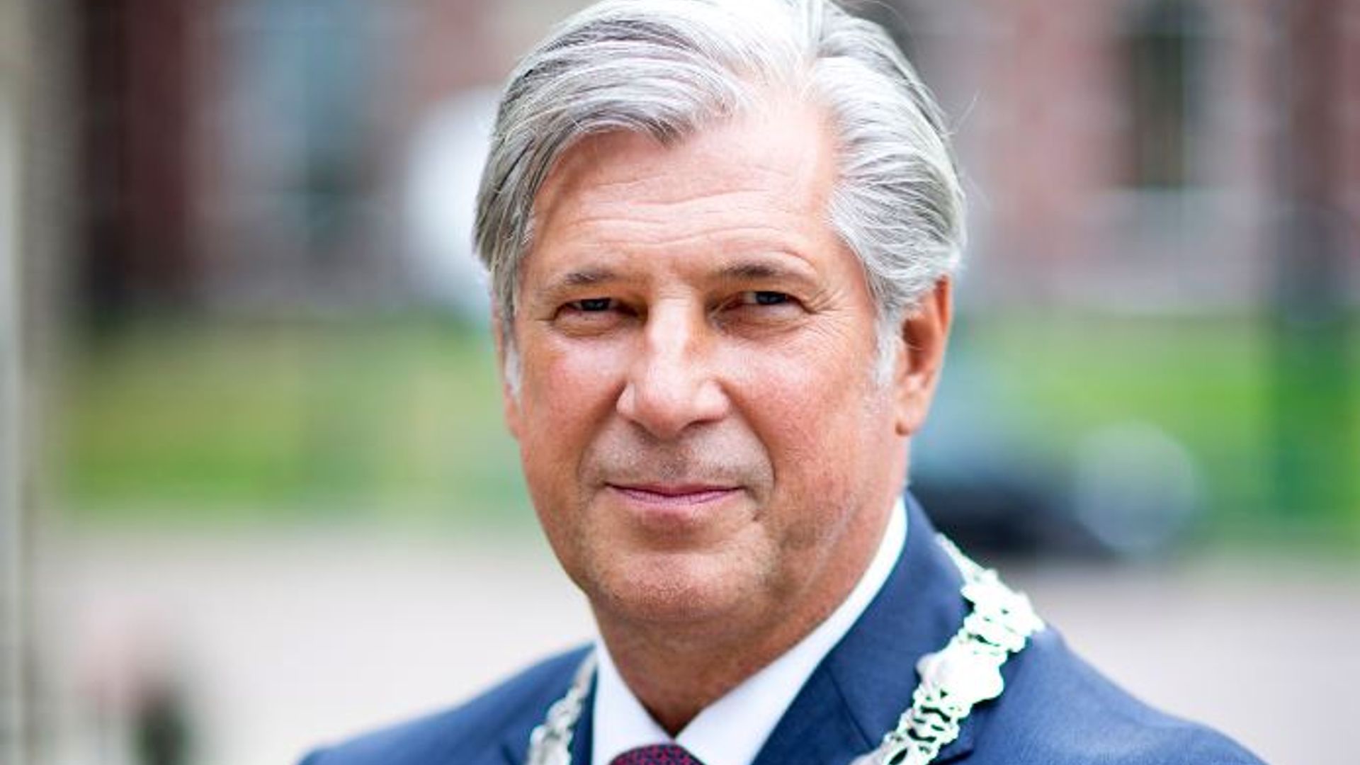 Peter Oskam weg als burgemeester Capelle en is vanaf nu griffier in ...