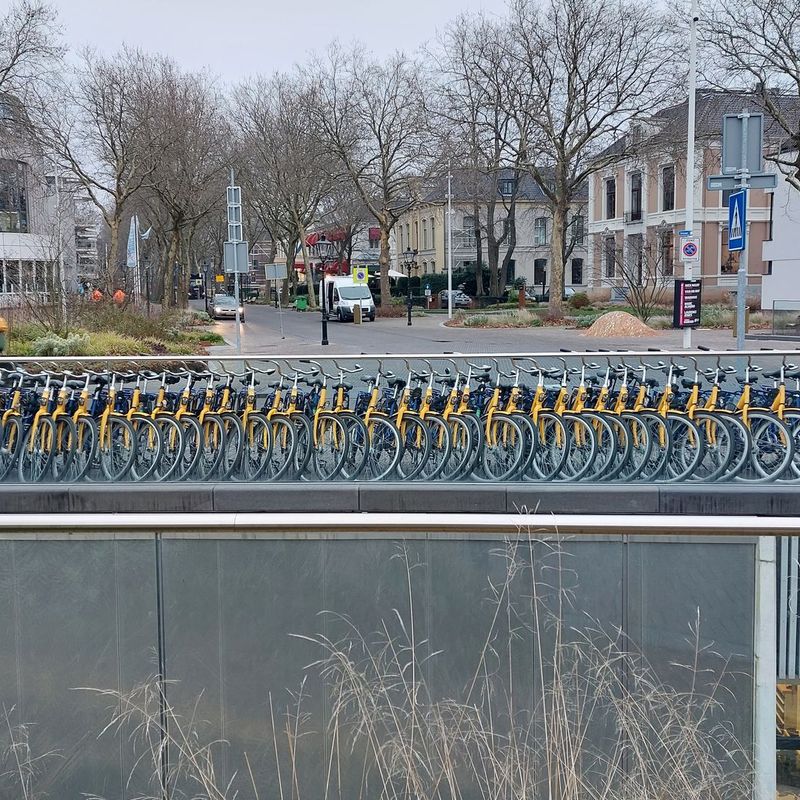 OV-fiets bij station Zwolle is nu te ontgrendelen met een OV-chipkaart ...