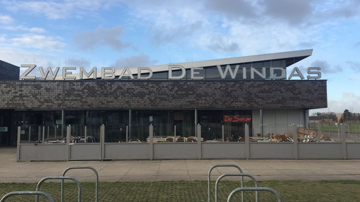 Zwembad De Windas opnieuw deels dicht door tegelproblemen - Rijnmond