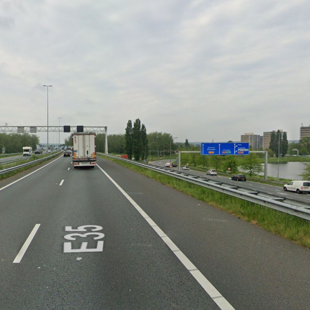 Geen zwaar vrachtverkeer meer over viaduct A12 bij Velperbroek - Omroep Gelderland