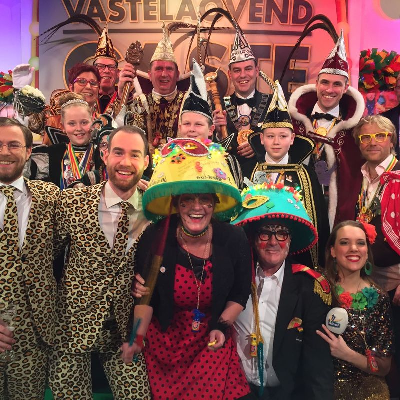 VastelaovendGaste met Ein Sjemerlamp en Angers Dan Angers - L1