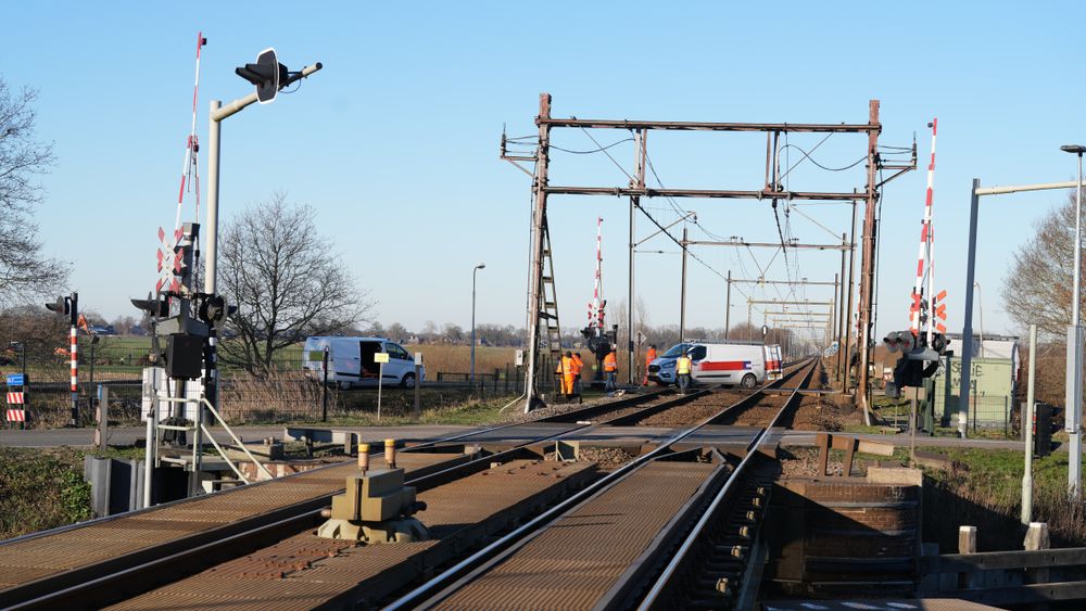 112 Nieuws: ProRail voert noodreparatie uit aan spoor Meppel-Steenwijk ...