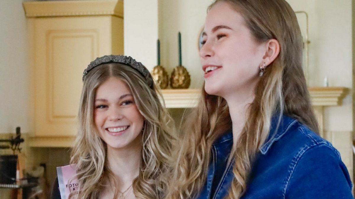 Zusjes Uit Twijzelerheide Op De Catwalk Beiden In De Strijd Voor Miss