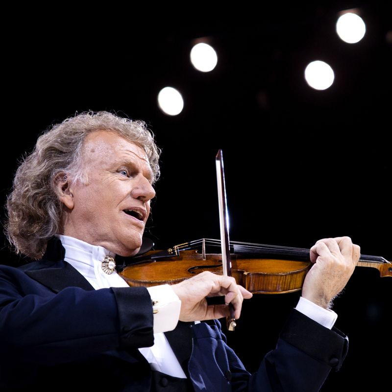 André Rieu speelt hoofdrol in eigen animatieboek- en serie - L1 Nieuws