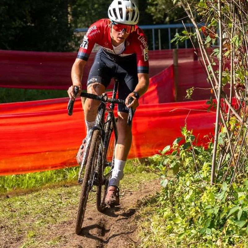Veldrijder Nick Wisse in top 20 bij EK-debuut - Omroep Zeeland