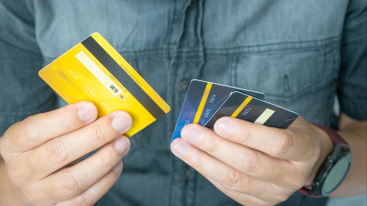 Gevonden voorwerpen Pinkpop: bezoekers verliezen vooral hun pinpas of ...