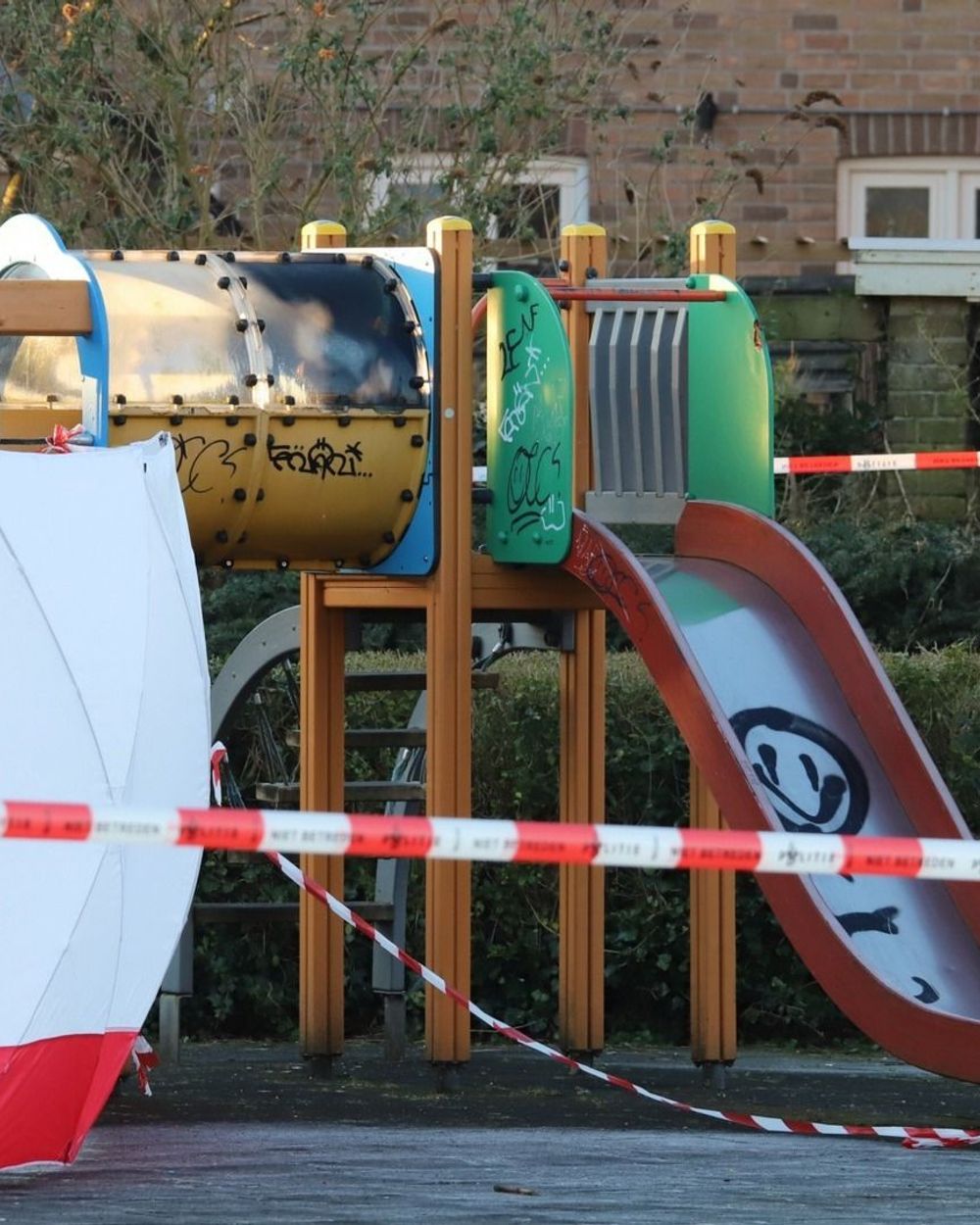 Dode persoon in Leeuwarder speeltuin niet door misdrijf om het leven ...