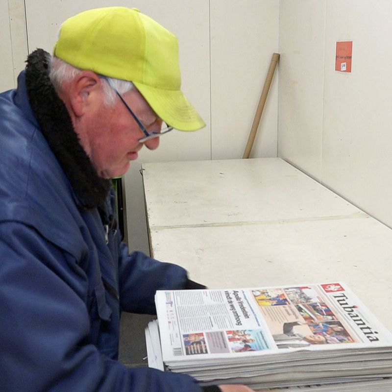 Johan (76) uit Denekamp heeft al twintig jaar een dubbele krantenwijk ...