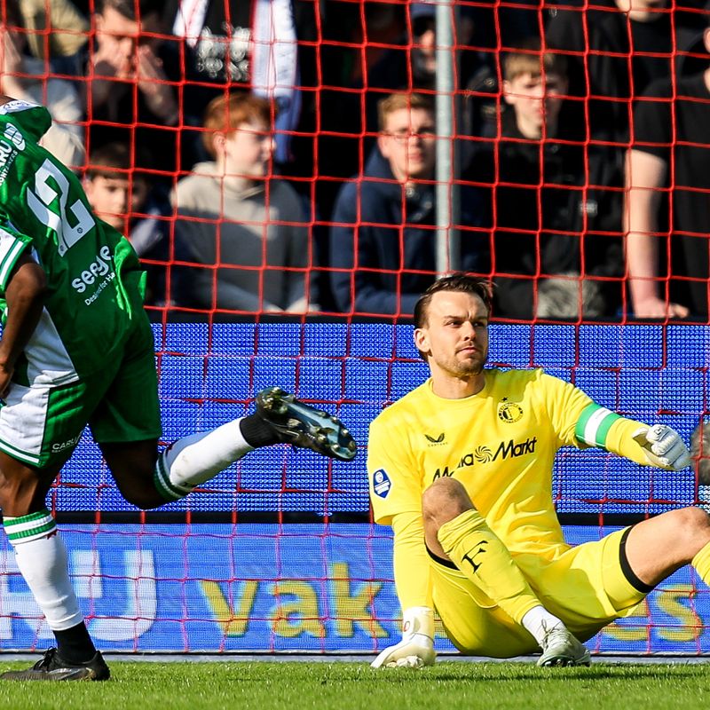 Groot fluitconcert in De Kuip: Feyenoord staat halverwege achter tegen ...