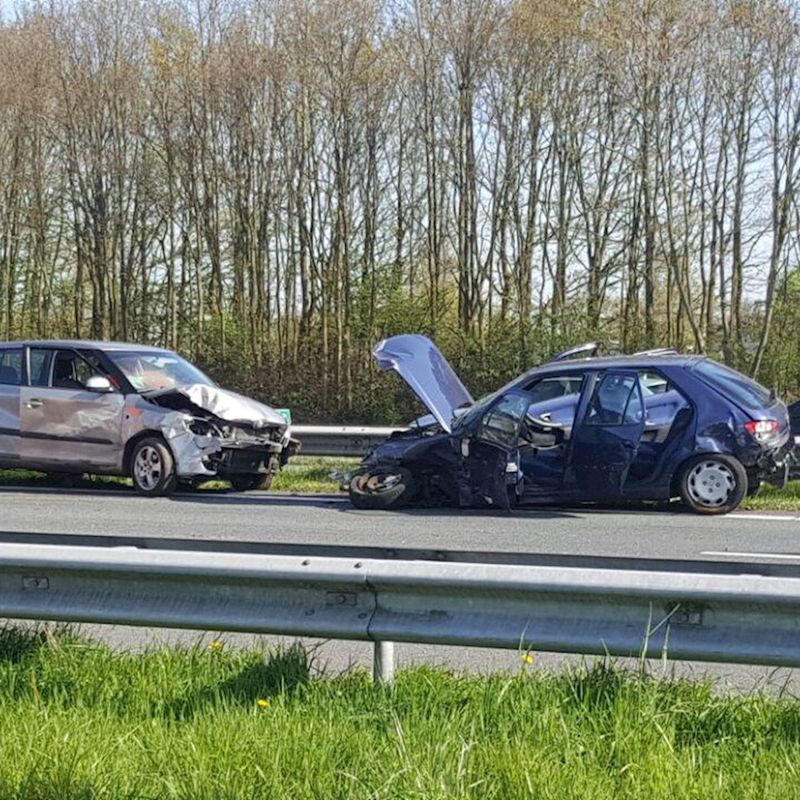 Ongeluk op de A1 bij Hengelo veroorzaakt lange file - Oost