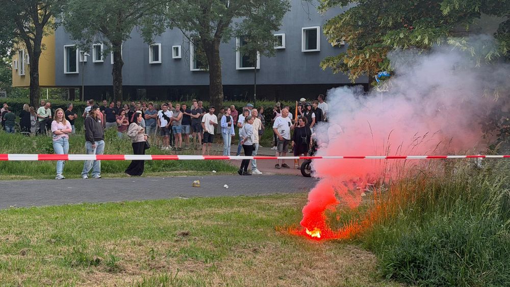 Azc-protest in Wijk bij Duurstede loopt uit de hand: demonstranten ...