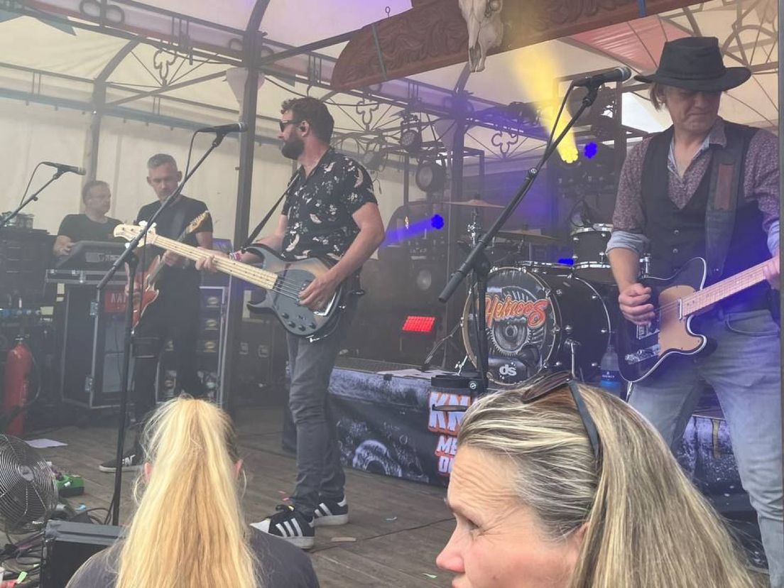 Bekijk de eerste dag van Zwarte Cross • Armin van Buuren sluit af - Omroep Gelderland