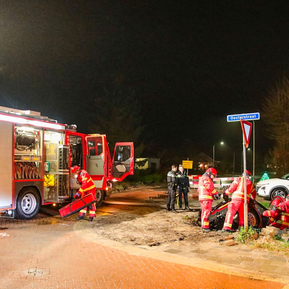 112-nieuws woensdag 25 december: Schoorsteenbranden in Stad en Veendam • Inzittenden bevrijd ...