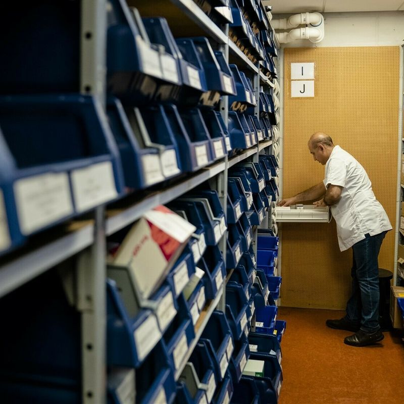 Apotheekmedewerkers leggen werk neer: actie tegen 'schunnig lage' lonen ...