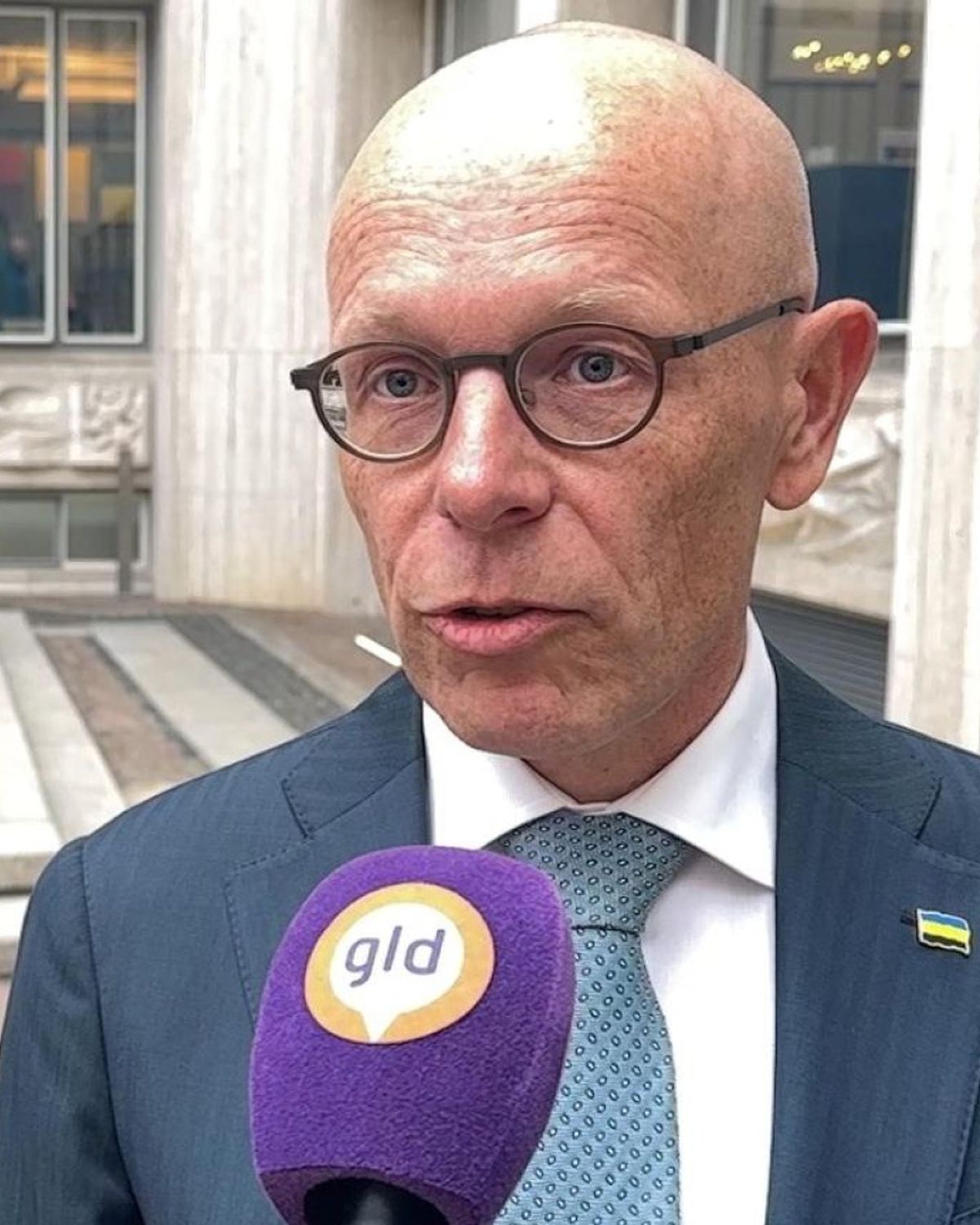 Onrust bij gemeentehuizen: 'Dit kan gewoon niet' - Omroep Gelderland