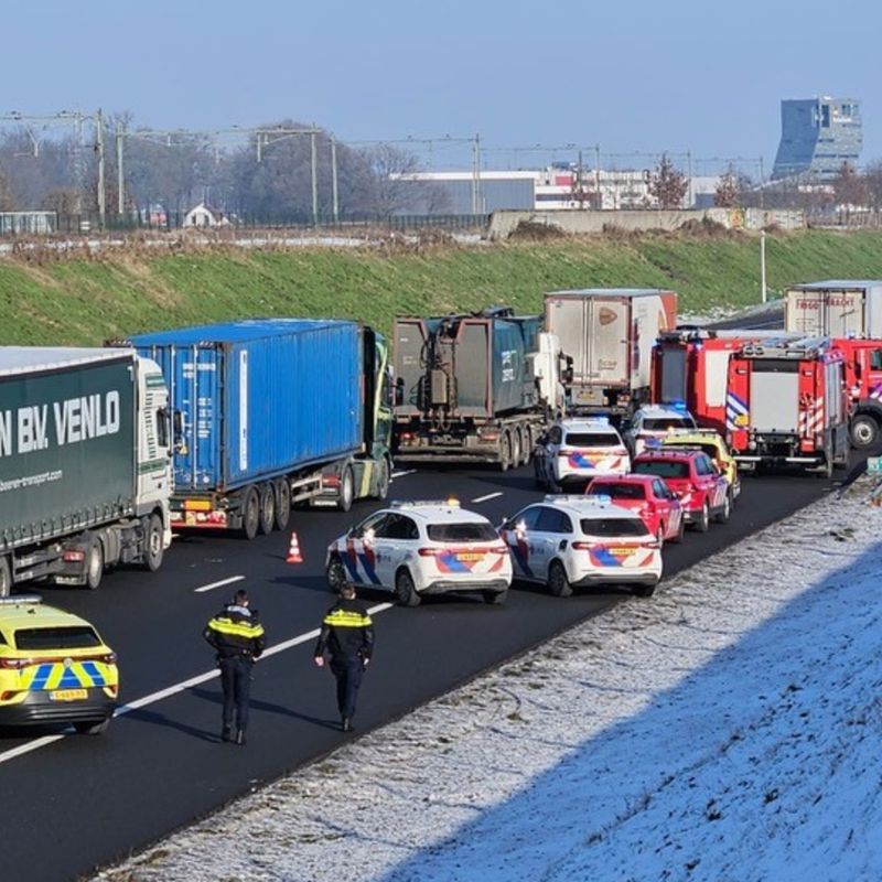 Vrouw overleden na zwaar ongeval op A73 - L1 Nieuws