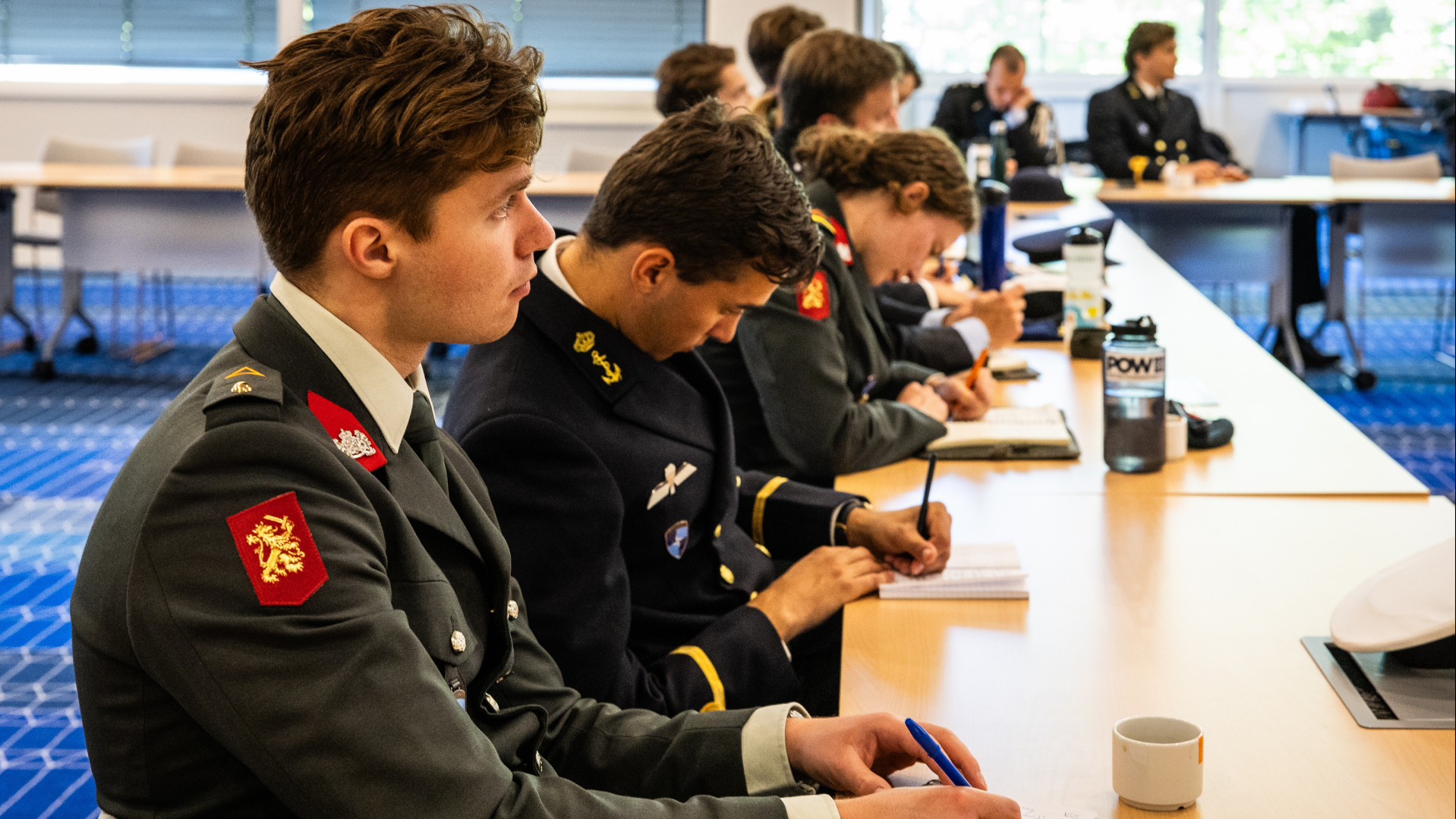 NAVO-top | Helikopters Trump vliegen boven regio - 'Trump alleen naar ...