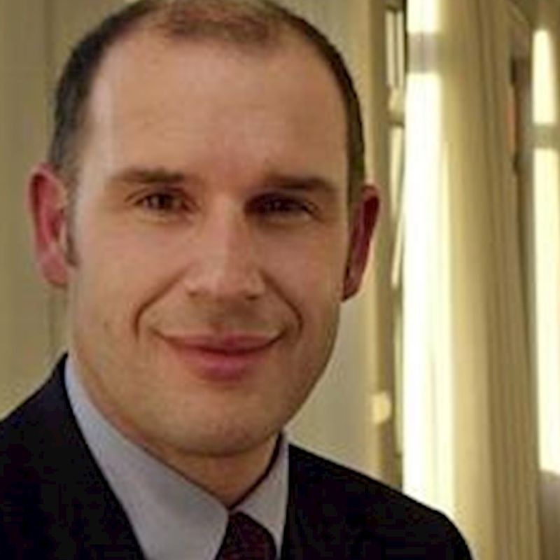 Van Praet stort omstreden lening terug - Oost