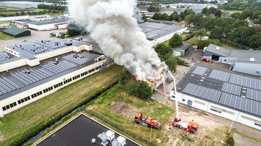 112-nieuws van 14 juli: Gebouw verloren gegaan bij 'zeer grote brand ...