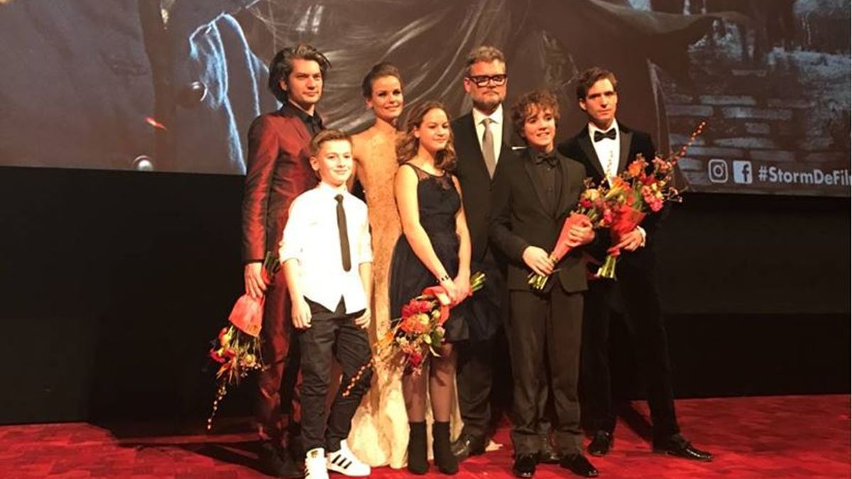 Acteur Davy Gomez (13) krijgt staande ovatie bij filmpremière Storm ...