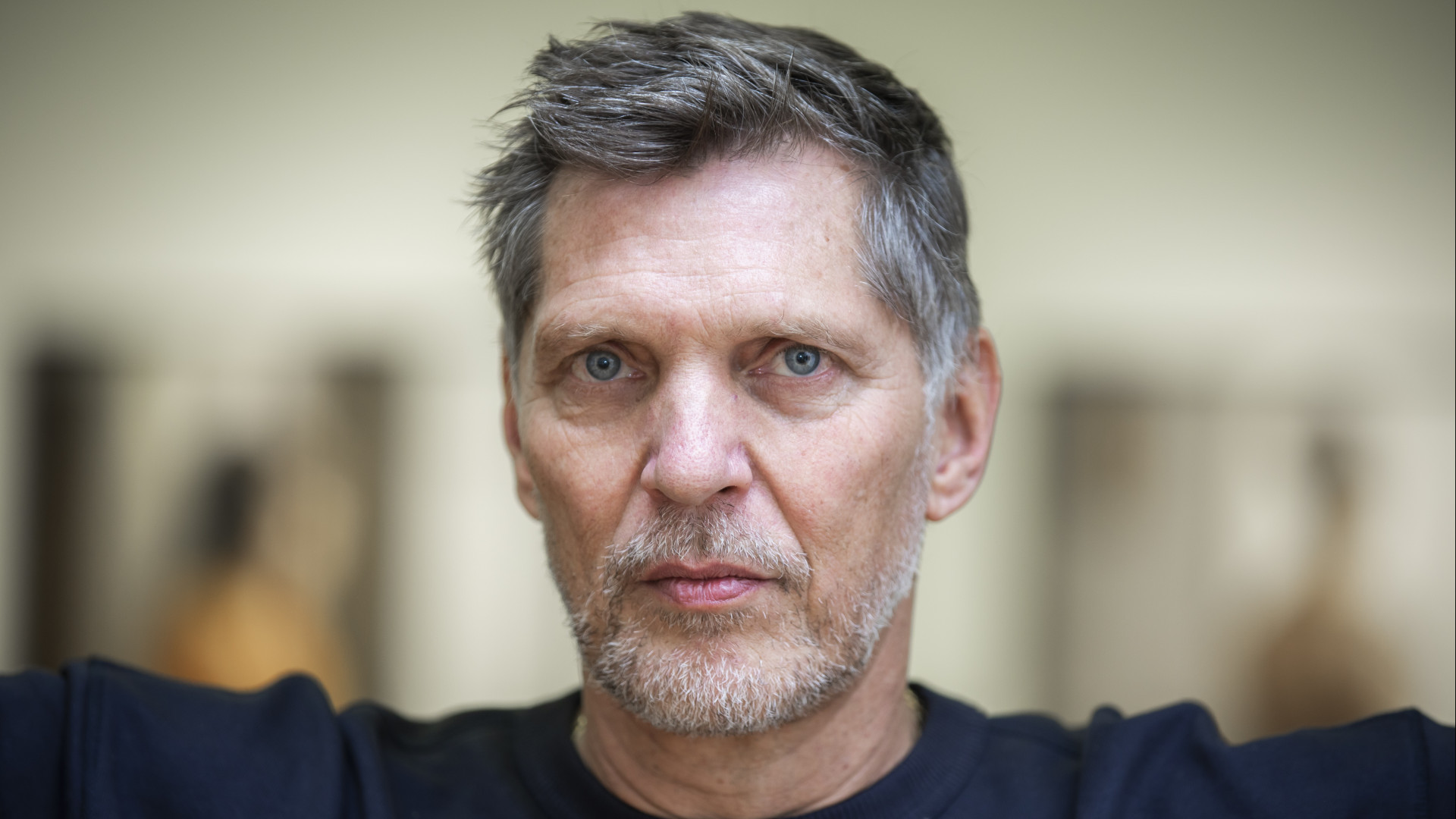 Fotograaf Erwin Olaf onverwachts overleden op 64-jarige leeftijd ...