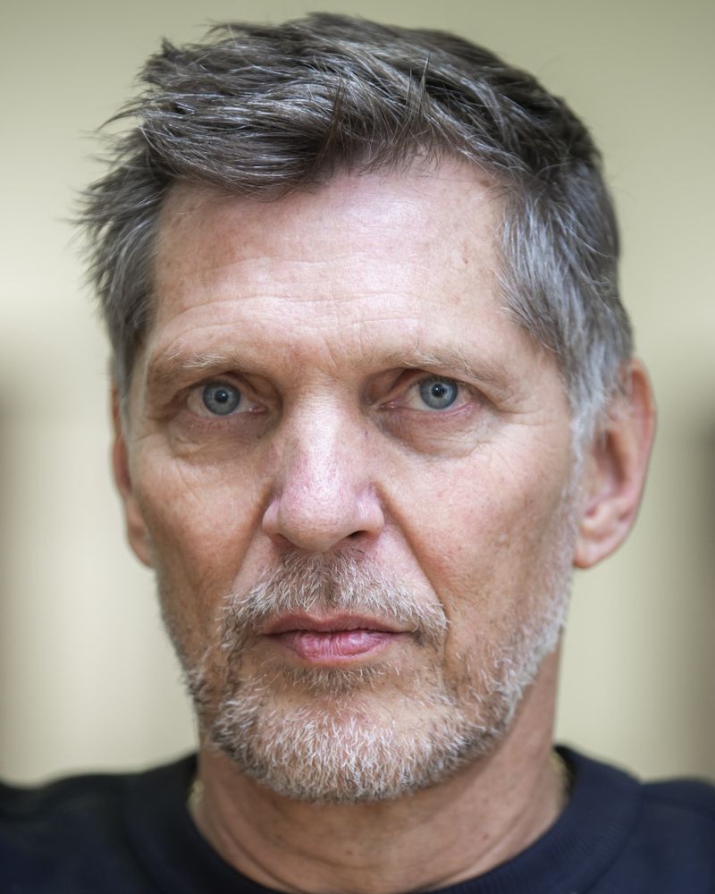 Fotograaf Erwin Olaf onverwachts overleden op 64-jarige leeftijd ...