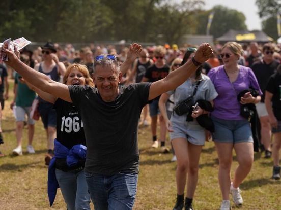 Bekijk de eerste dag van Zwarte Cross • Armin van Buuren sluit af - Omroep Gelderland