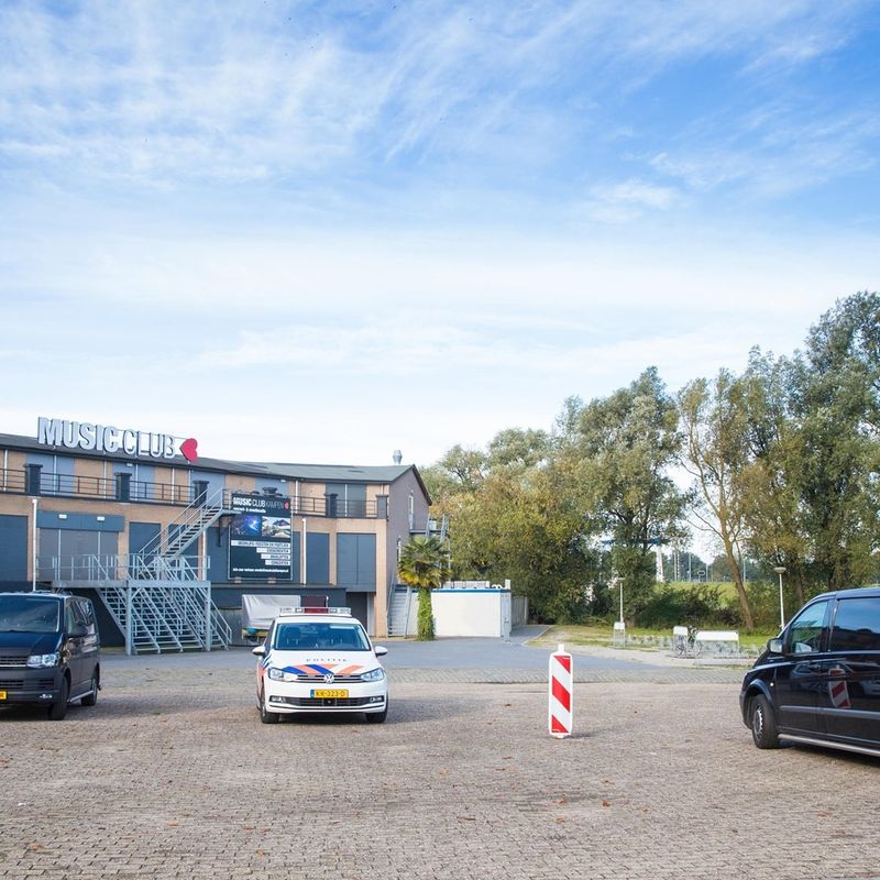 Onderzoek naar mogelijk zedenmisdrijf in Kampen; twee minderjarigen opgepakt - Oost