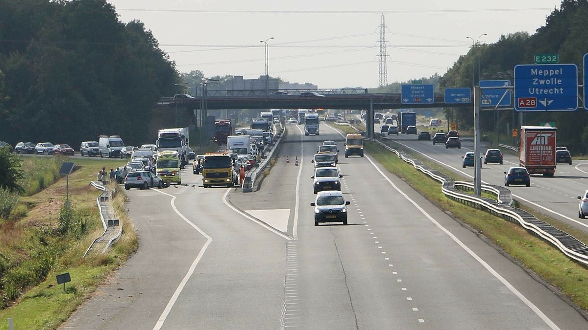 Ongeluk op A28 bij Hoogeveen, geen files meer - RTV Drenthe