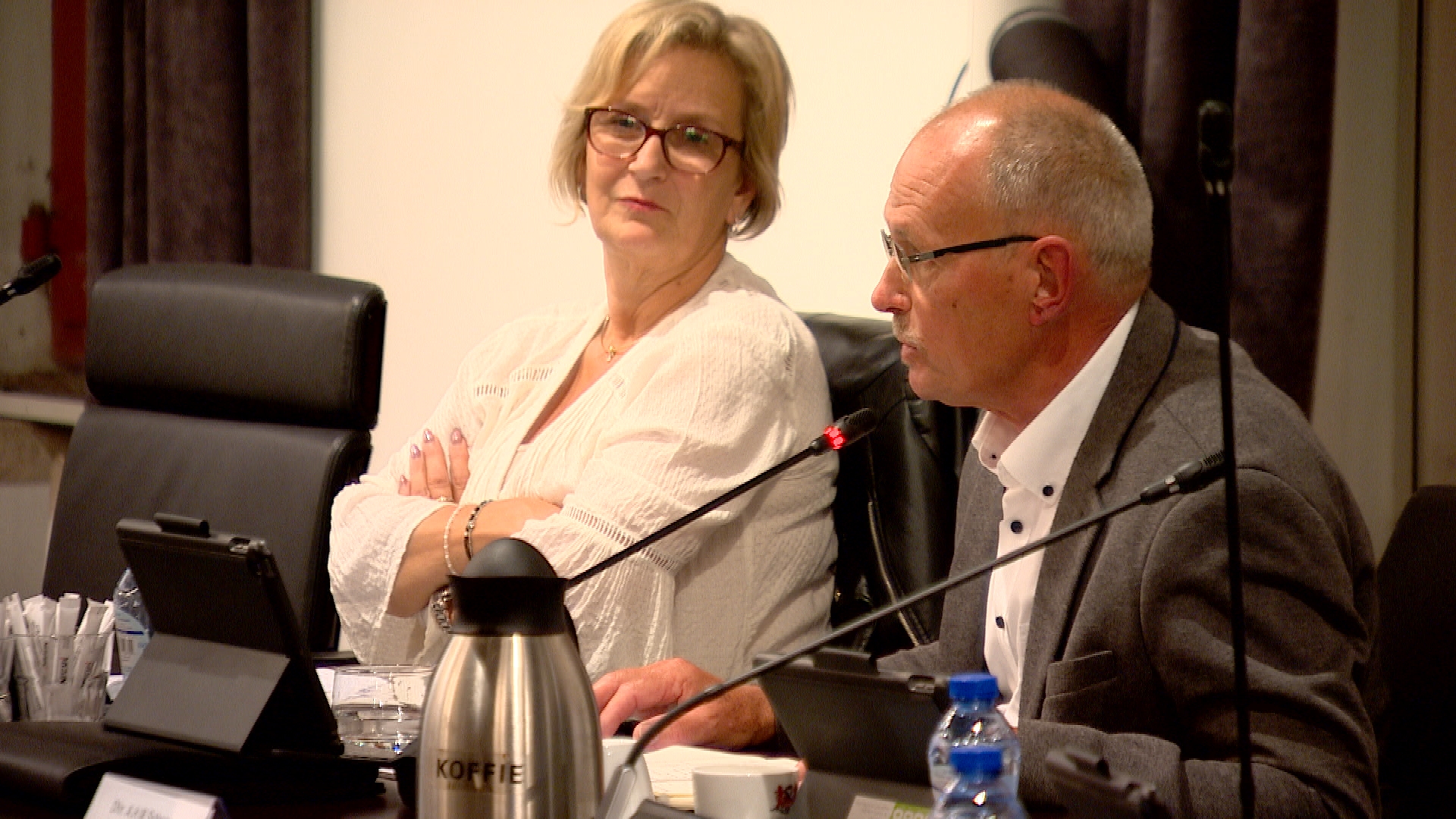 Wegsturen VVD-wethouder Sluis legt bom onder Sluis Lokaal - Omroep Zeeland