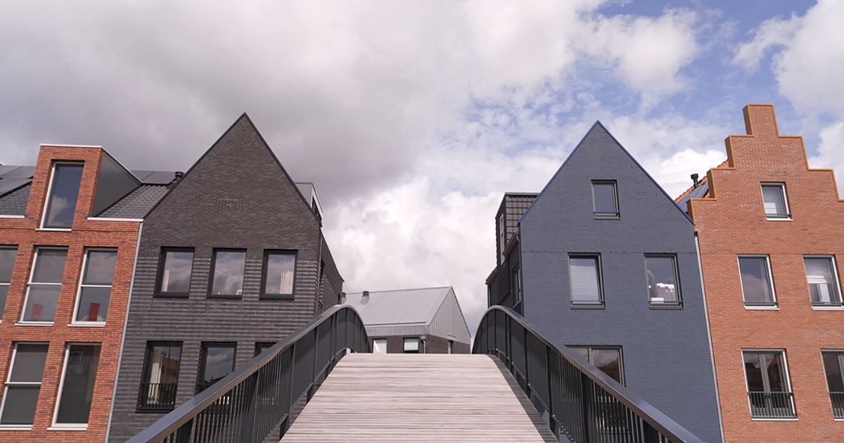 Brug is veel te steil, dus moeten buurtbewoners al anderhalf jaar ...