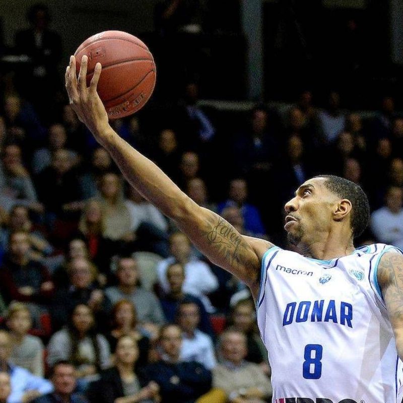 Live: Donar neemt afscheid van clubicoon Jason Dourisseau - RTV Noord