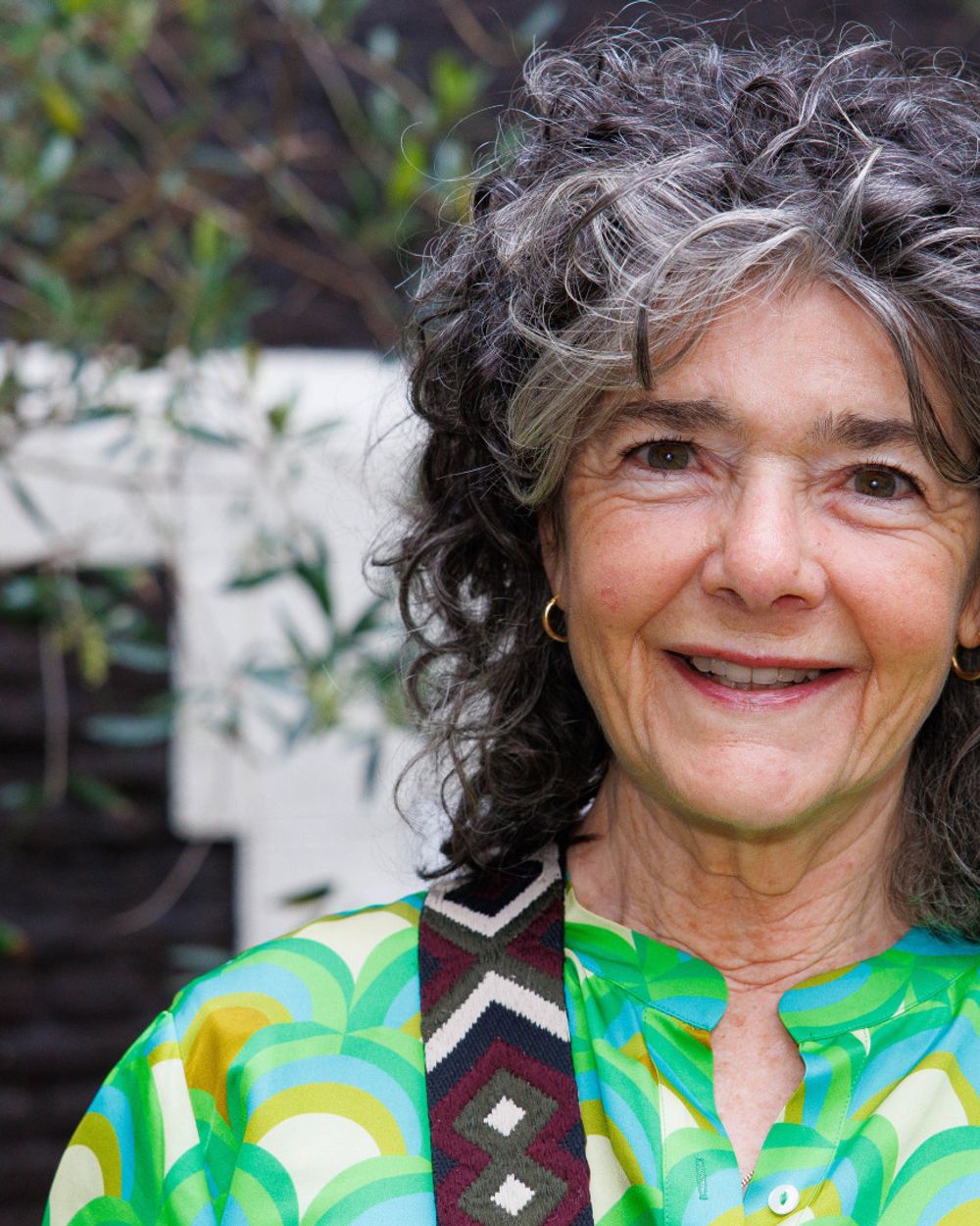 Dieuwertje Blok heeft neuskanker en legt werkzaamheden neer - Omroep West