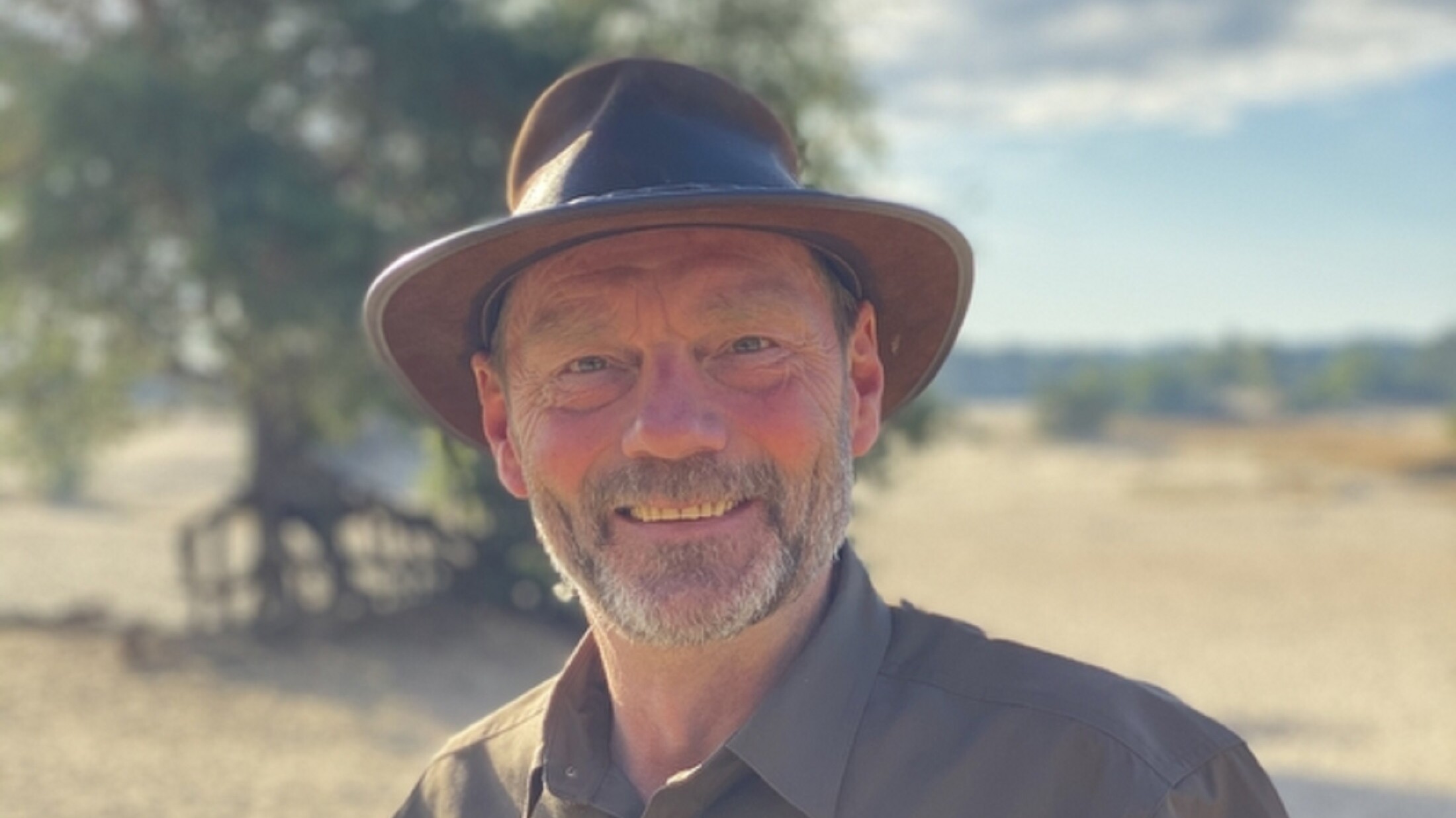 André Donker geeft lezing in bibliotheek Meppel - RTV Drenthe